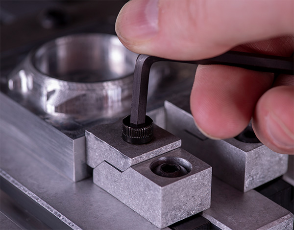 New Bantam Tools Desktop CNC Milling Machine is Aimed at Prototypers